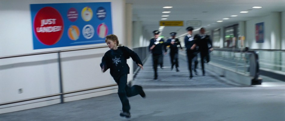 “Love, actually, is all around” | Love Actually (2004) – FictionMachine.